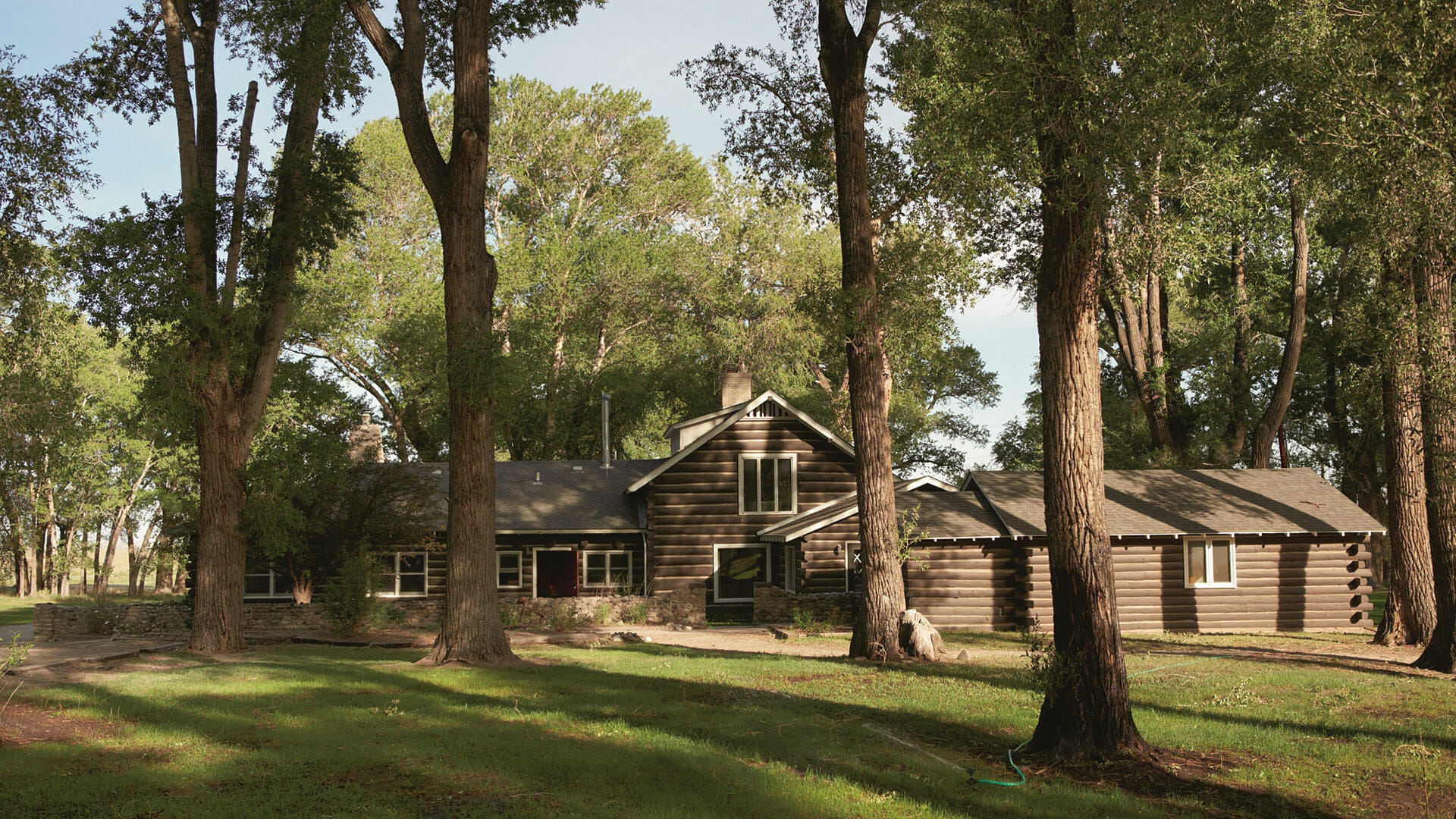 Best Dude Ranches In Montana - A Luxury Western Escape